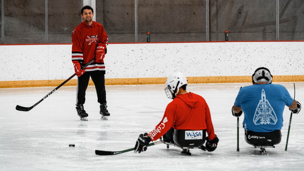 Men’s hockey hosts adaptive sports clinic on campus | News | MSOE